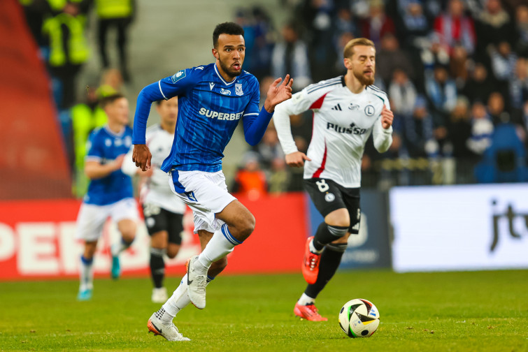 Renamed as required: "Alex Douglas returns in December - Lech Poznań ...